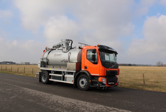 Cesspit cleaner vehicle to rent | AQ-Rent